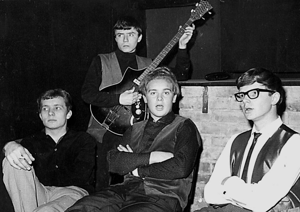 Nine Days' Wonder interview - It's Psychedelic Baby Magazine