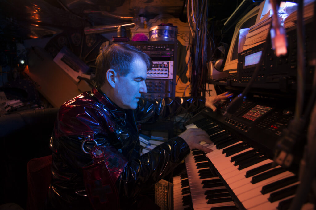 Avant Duel | Kongress | Interview | Otto von Ruggins - It's Psychedelic ...