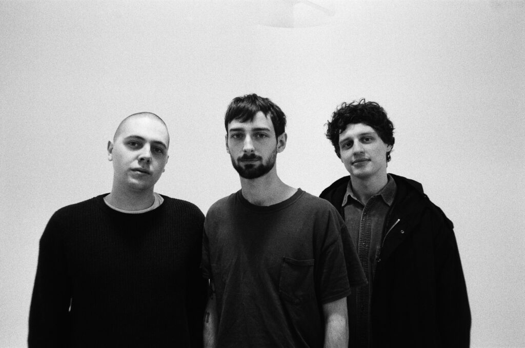 ‘Pourquoi qu’on dort pas’ by Population II | New Album, ‘Électrons ...