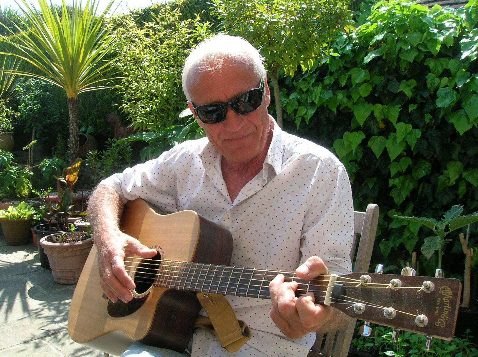 John Bromley | Interview | One of the Pinnacles of British Popsike - It's Psychedelic Baby Magazine