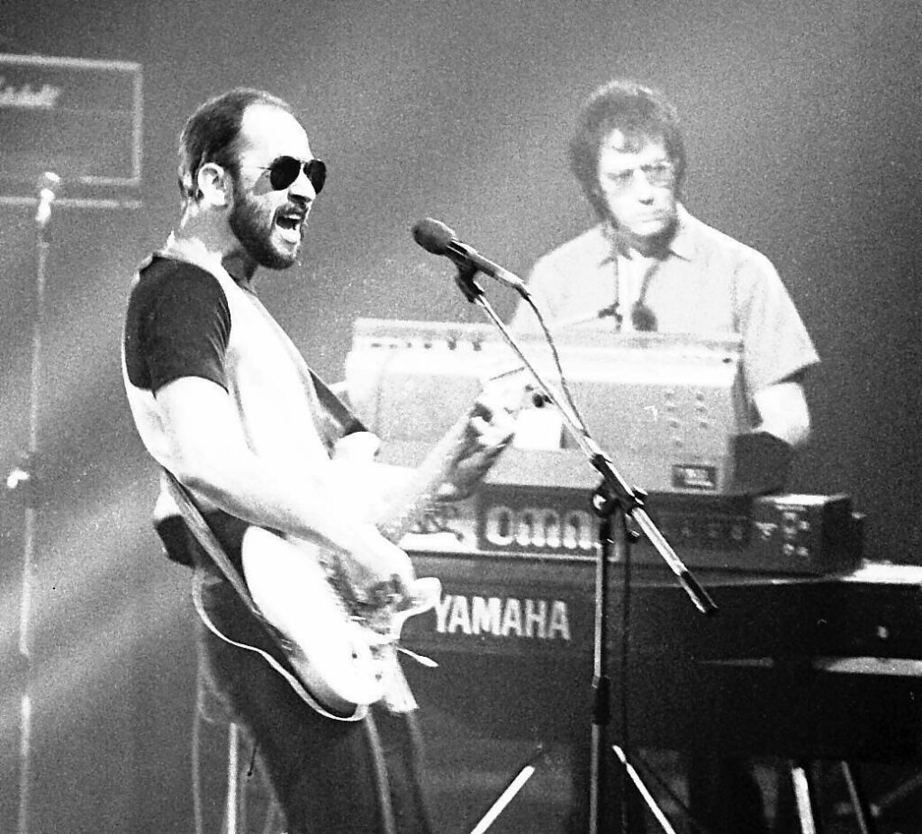 Chris Thompson on Earth Band, 'The Final Round,' and the New Album in ...