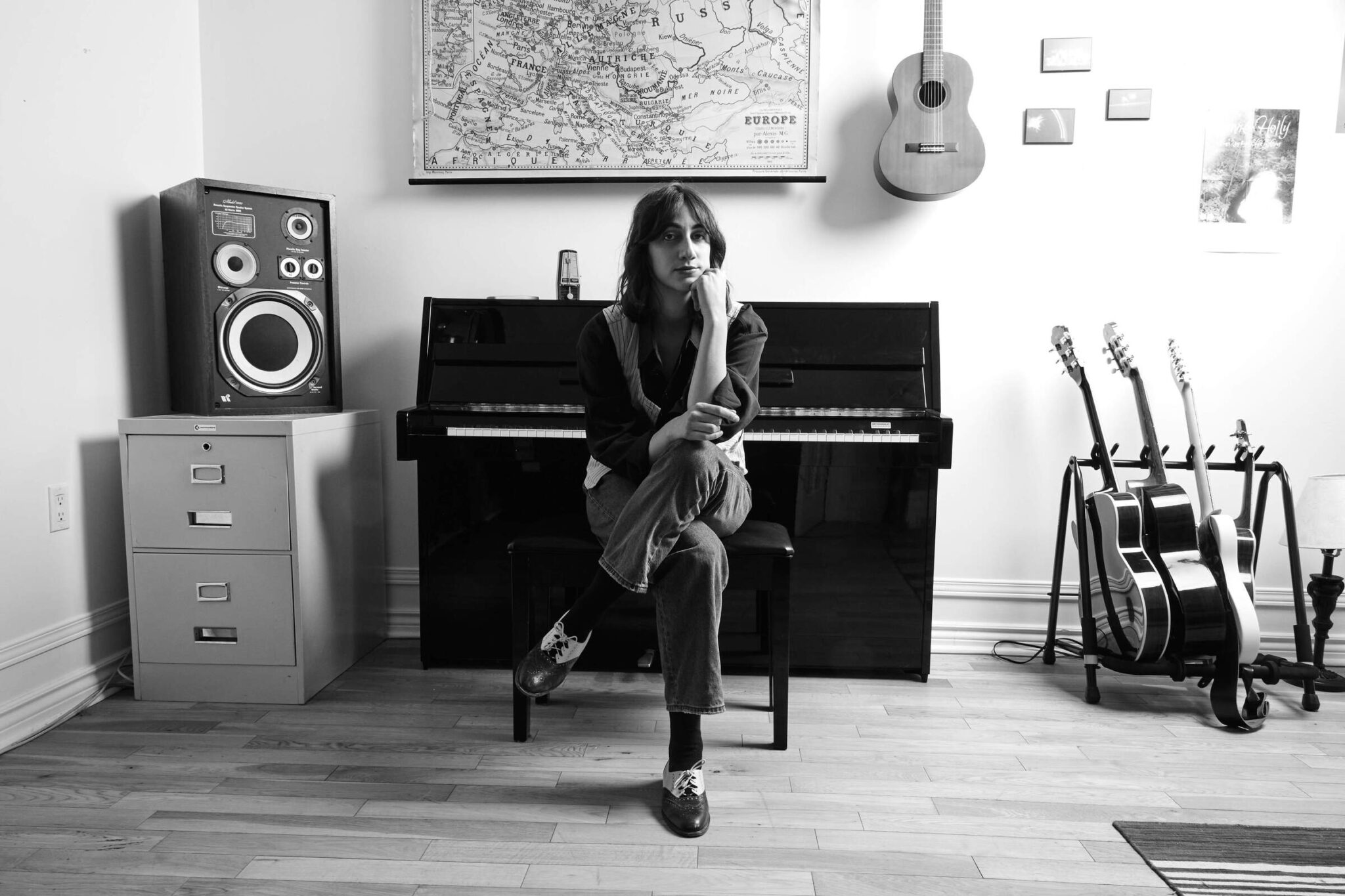 Common Holly Unveils New Single 'Terrible hands' from Forthcoming Album ...