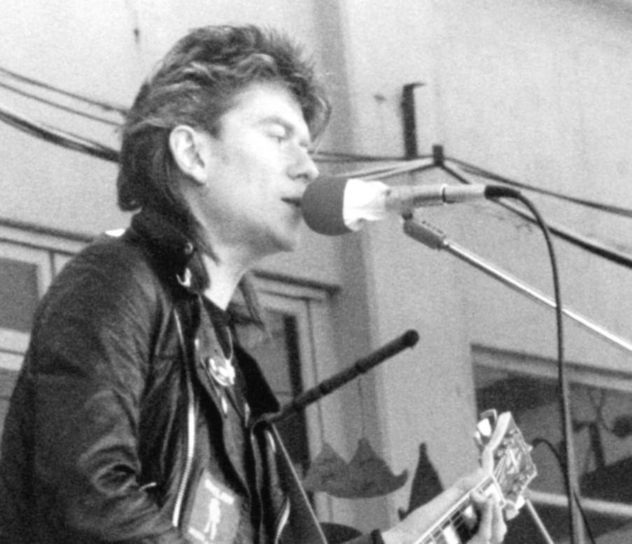 A Wandering Minstrel: Marion's Intimate Memoir of Guitarist Huw Lloyd ...